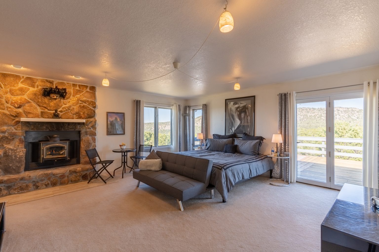 Rooms & Suites - GG-Ranch