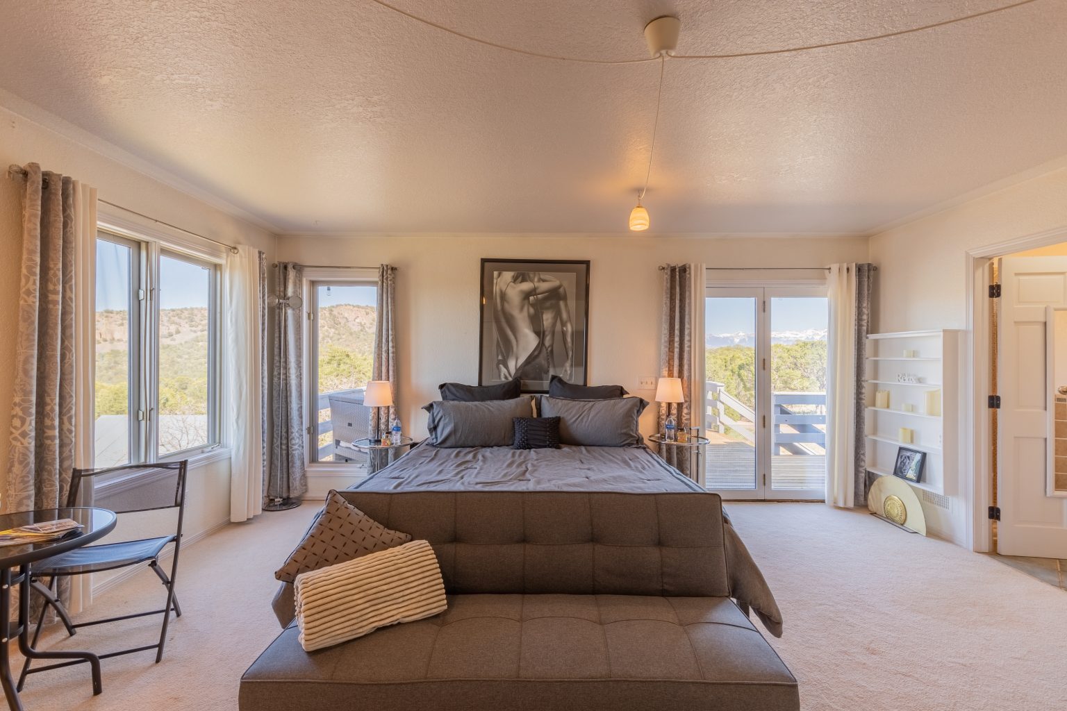 Rooms & Suites - GG-Ranch